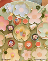 Daisy Shaped Plates (Set of 8)